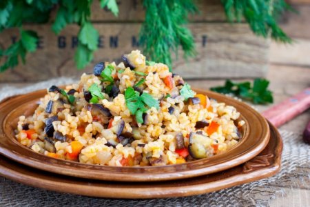 15 простых рецептов плова с курицей на сковороде