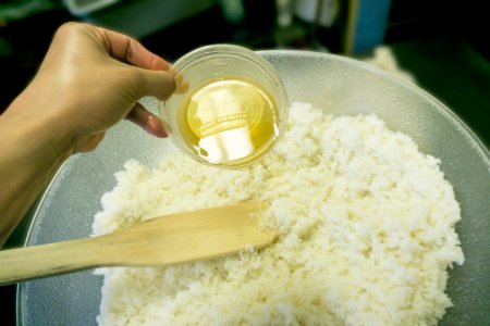12 лучших рецептов заправки для риса на суши и роллы